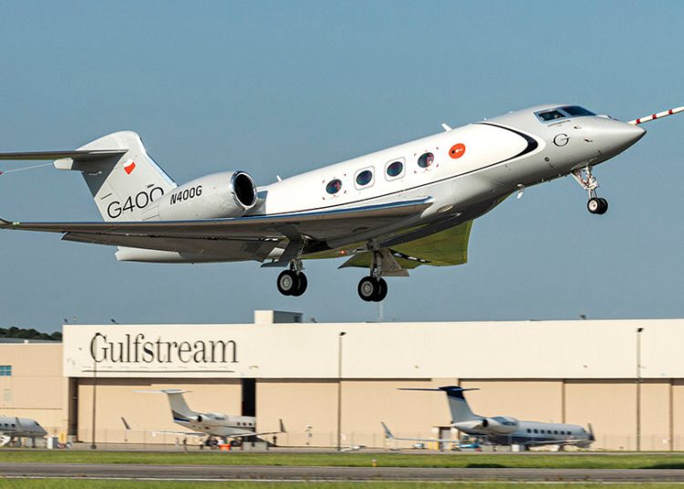 Gulfstream presenta el nuevo G300, su avión super-midsize de nueva ...