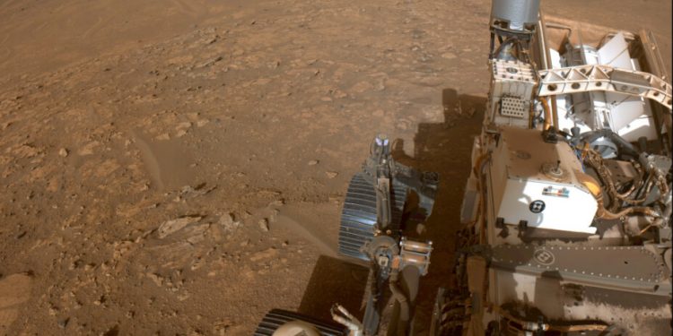 El rover Perseverance de la Nasa iniciará un largo ascenso por el borde ...